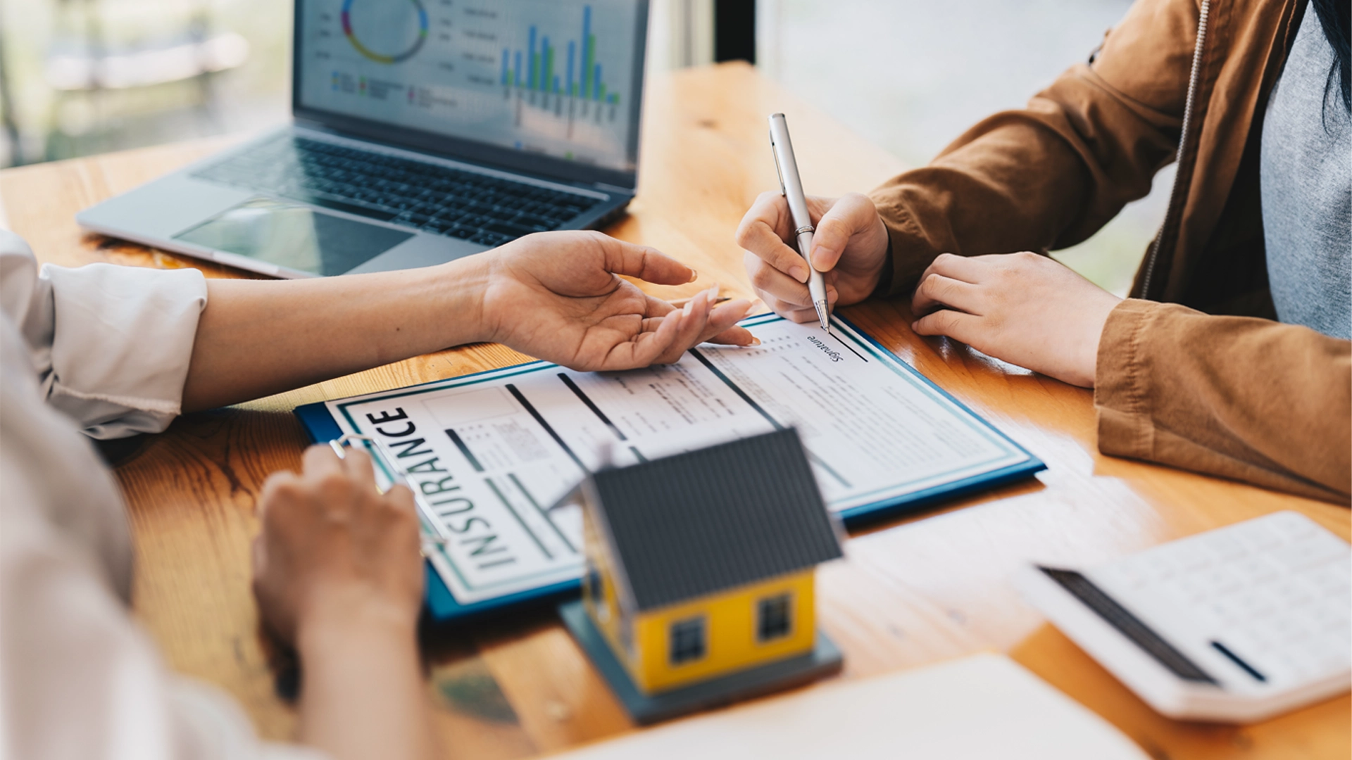 When to Get Homeowners Insurance on a Build
